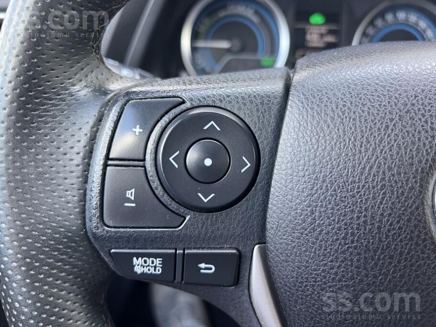 Pelēks Toyota Auris 2014 Limbaži, ar dzinēja tilpumu 1.80 L un nobraukumu 238 tūkst. km par 7550 €, foto 21 vietnē AUTOMOTO.COM.LV