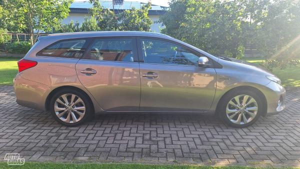 Grey Toyota Auris 2014 in Kaunas, with an engine capacity of 1.80 L and mileage of 277 thousand km for 8450 €, photo 6 on AUTOMOTO.COM.LV