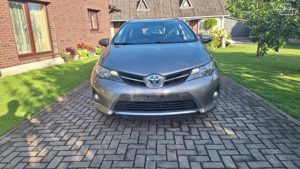 Grey Toyota Auris 2014 in Kaunas, with an engine capacity of 1.80 L and mileage of 277 thousand km for 8450 €, photo 8 on AUTOMOTO.COM.LV