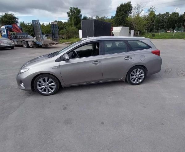 Pelēks Toyota Auris 2014 Šauļi, ar dzinēja tilpumu 1.80 L un nobraukumu 197 tūkst. km par 7700 €, foto 7 vietnē AUTOMOTO.COM.LV