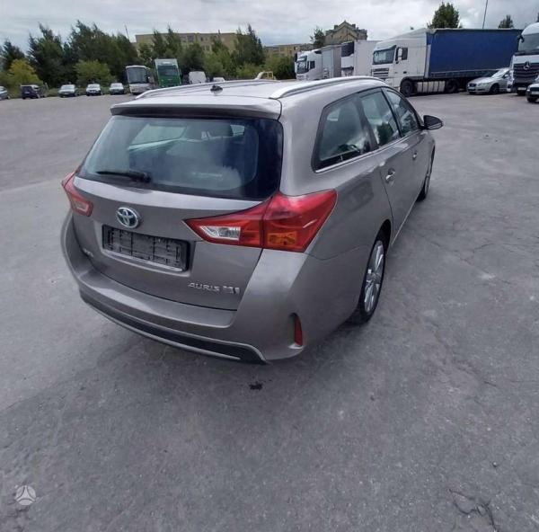 Pelēks Toyota Auris 2014 Šauļi, ar dzinēja tilpumu 1.80 L un nobraukumu 197 tūkst. km par 7700 €, foto 8 vietnē AUTOMOTO.COM.LV