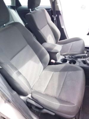 Grey Toyota Auris 2014 in Siauliai, with an engine capacity of 1.80 L and mileage of 197 thousand km for 7700 €, photo 10 on AUTOMOTO.COM.LV