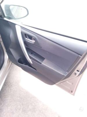 Grey Toyota Auris 2014 in Siauliai, with an engine capacity of 1.80 L and mileage of 197 thousand km for 7700 €, photo 15 on AUTOMOTO.COM.LV