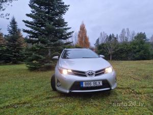 Серый Тойота Аурис 2014 в Таллин, объемом двигателя 1.60 л и пробегом 230 тыс. км за 6499 €, фото  на AUTOMOTO.COM.LV