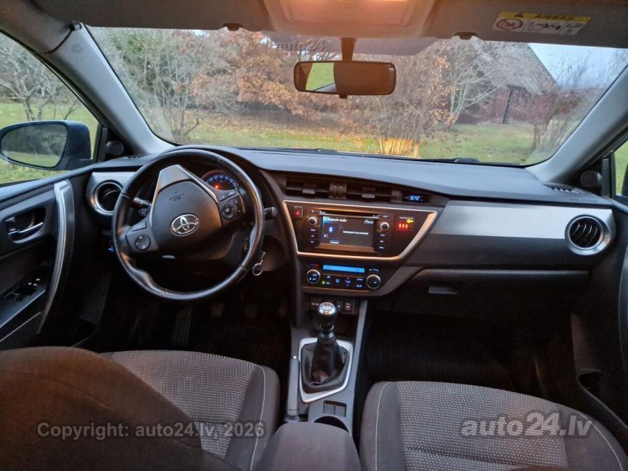 Pelēks Toyota Auris 2014 Tallina, ar dzinēja tilpumu 1.60 L un nobraukumu 230 tūkst. km par 6499 €, foto 8 vietnē AUTOMOTO.COM.LV