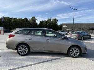 Grey Toyota Auris 2014 in Siauliai, with an engine capacity of 1.80 L and mileage of 197 thousand km for 7700 €, photo 5 on AUTOMOTO.COM.LV