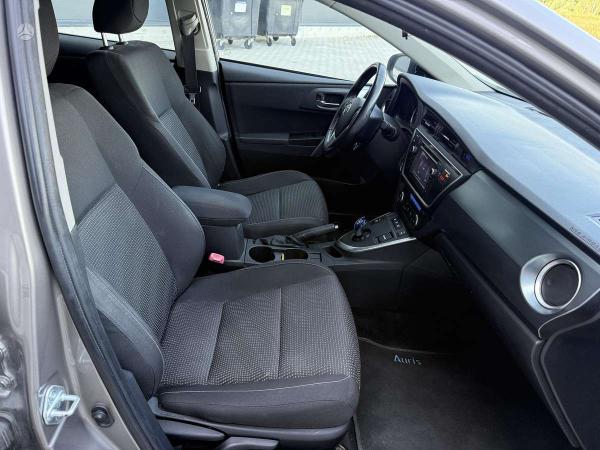 Grey Toyota Auris 2014 in Siauliai, with an engine capacity of 1.80 L and mileage of 197 thousand km for 7700 €, photo 10 on AUTOMOTO.COM.LV