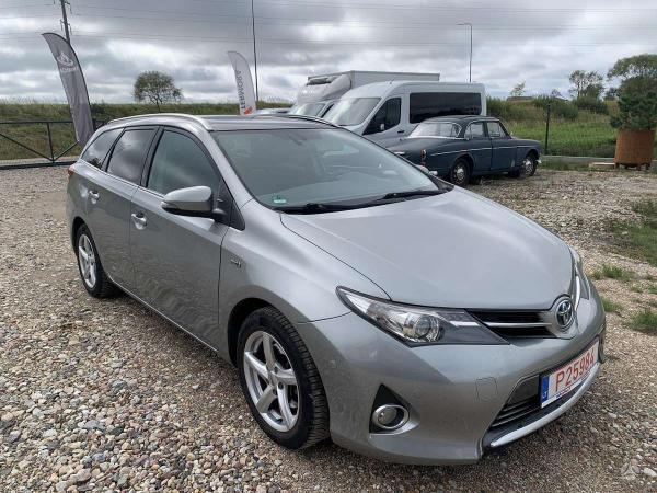 Toyota Auris 2014 Kauņa vietnē Pelēks Toyota Auris 2014 Kauņa, ar dzinēja tilpumu 1.80 L un nobraukumu 286 tūkst. km par 7700 €, foto 3 vietnē AUTOMOTO.COM.LV