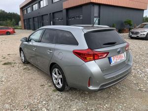 Grey Toyota Auris 2014 in Kaunas, with an engine capacity of 1.80 L and mileage of 286 thousand km for 7700 €, photo 4 on AUTOMOTO.COM.LV