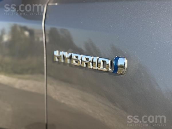 Grey Toyota Auris 2014 in Liepaja, with an engine capacity of 1.80 L and mileage of 110 thousand km for 9800 €, photo 9 on AUTOMOTO.COM.LV