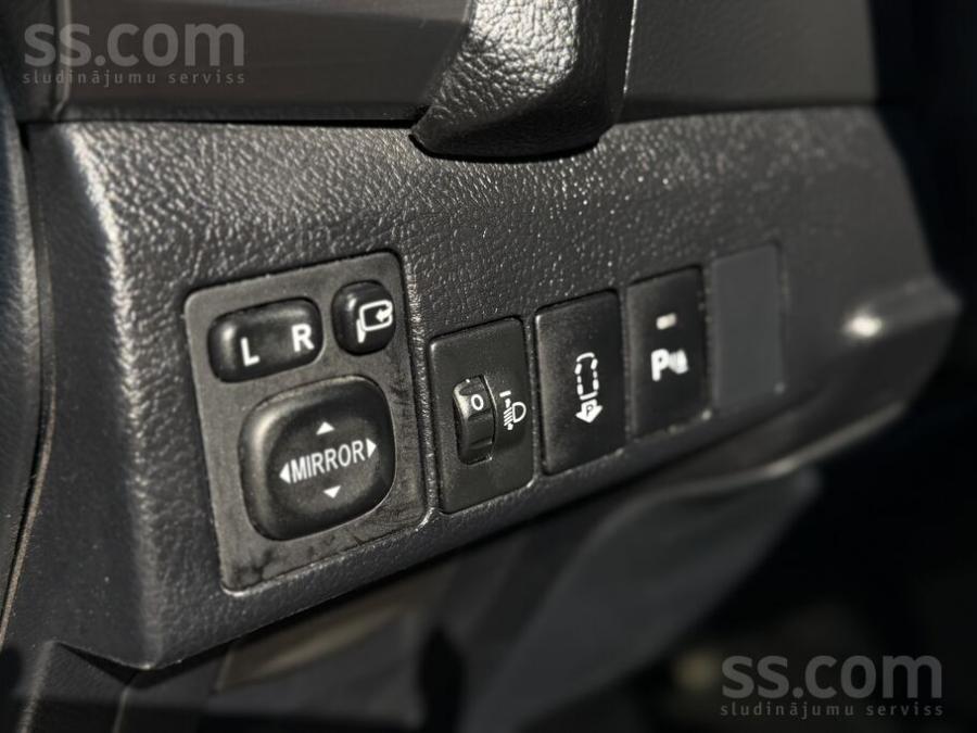 Серый Тойота Аурис 2014 в Лиепая, объемом двигателя 1.80 л и пробегом 110 тыс. км за 9800 €, фото 26 на AUTOMOTO.COM.LV