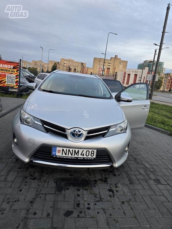 Pelēks Toyota Auris 2014 Kauņa, ar dzinēja tilpumu 1.80 L un nobraukumu 225 tūkst. km par 7350 €, foto 1 vietnē AUTOMOTO.COM.LV