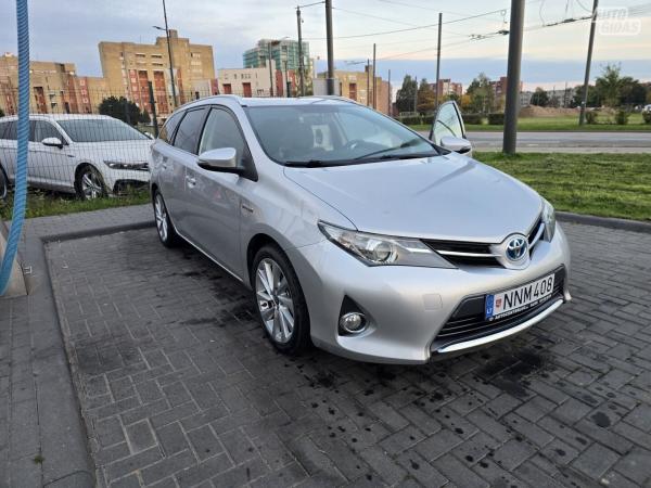 Pelēks Toyota Auris 2014 Kauņa, ar dzinēja tilpumu 1.80 L un nobraukumu 225 tūkst. km par 7350 €, foto 3 vietnē AUTOMOTO.COM.LV
