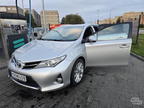 Pelēks Toyota Auris 2014 Kauņa, ar dzinēja tilpumu 1.80 L un nobraukumu 225 tūkst. km par 7350 €, foto 5 vietnē AUTOMOTO.COM.LV