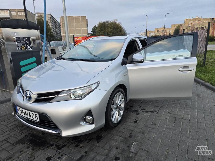Pelēks Toyota Auris 2014 Kauņa, ar dzinēja tilpumu 1.80 L un nobraukumu 225 tūkst. km par 7350 €, foto 5 vietnē AUTOMOTO.COM.LV