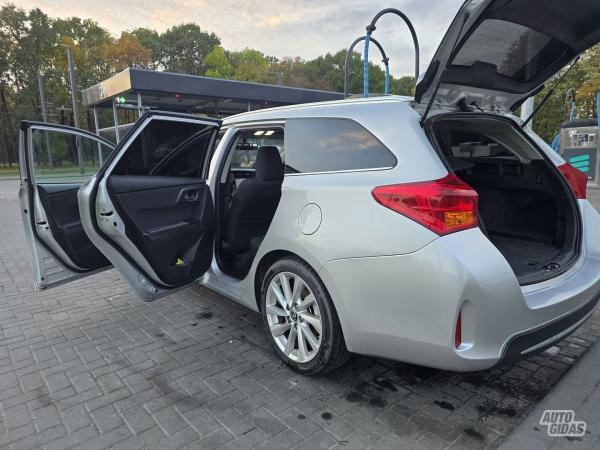 Pelēks Toyota Auris 2014 Kauņa, ar dzinēja tilpumu 1.80 L un nobraukumu 225 tūkst. km par 7350 €, foto 10 vietnē AUTOMOTO.COM.LV