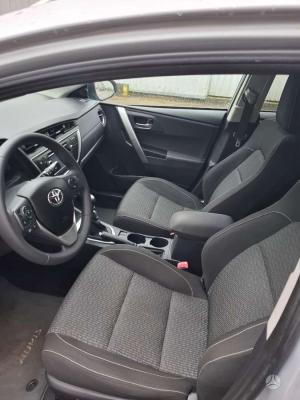 Pelēks Toyota Auris 2015 Klaipėda, ar dzinēja tilpumu 1.60 L un nobraukumu 178 tūkst. km par 6400 €, foto 9 vietnē AUTOMOTO.COM.LV