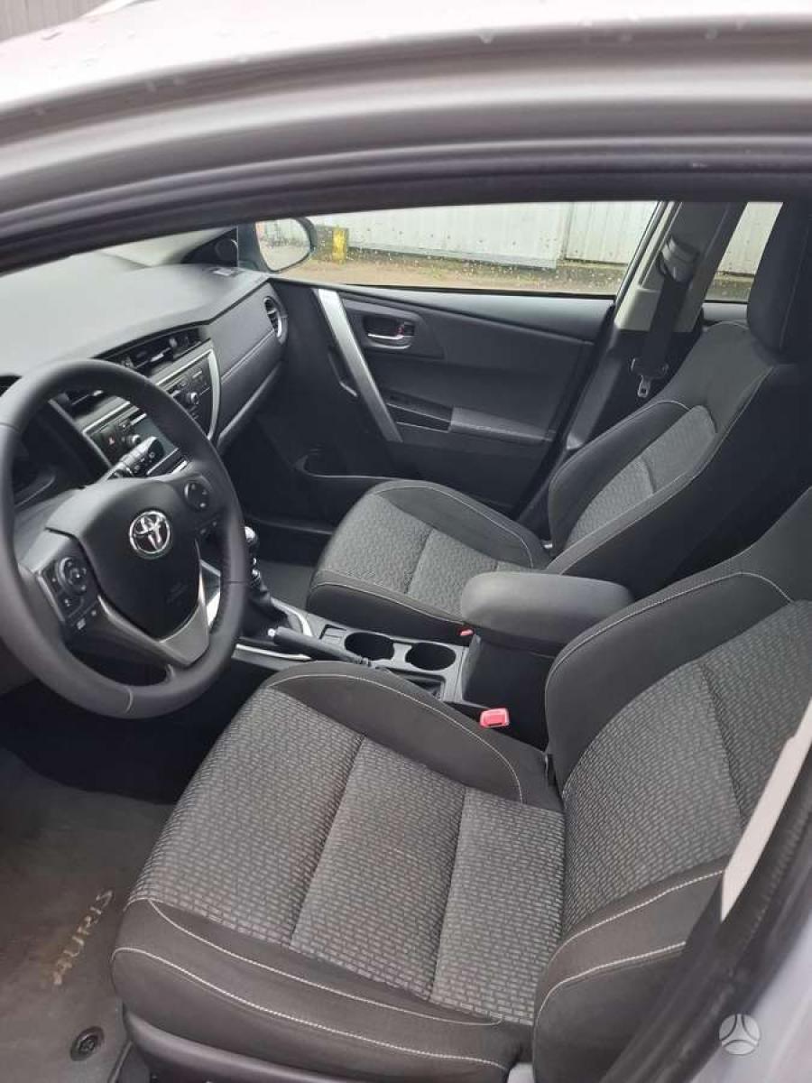 Pelēks Toyota Auris 2015 Klaipėda, ar dzinēja tilpumu 1.60 L un nobraukumu 178 tūkst. km par 6400 €, foto 9 vietnē AUTOMOTO.COM.LV