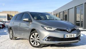 Grey Toyota Auris 2015 in Taurage, with an engine capacity of 1.80 L and mileage of 270 thousand km for 9300 €, photo 2 on AUTOMOTO.COM.LV