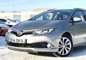 Grey Toyota Auris 2015 in Taurage, with an engine capacity of 1.80 L and mileage of 270 thousand km for 9300 €, photo 6 on AUTOMOTO.COM.LV