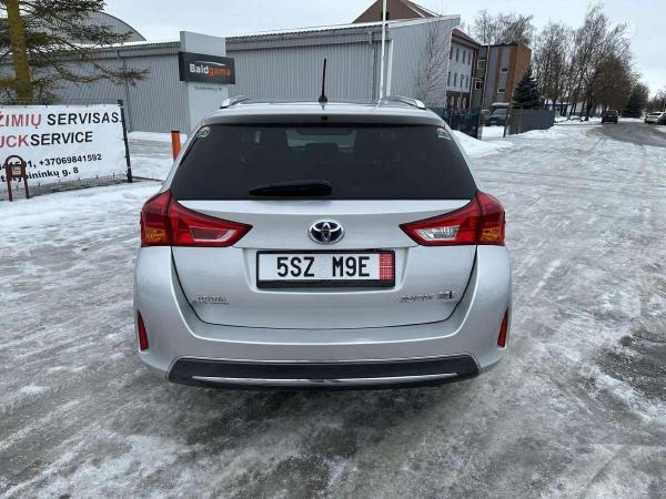 Pelēks Toyota Auris 2015 Marijampole, ar dzinēja tilpumu 1.80 L un nobraukumu 265 tūkst. km par 6900 €, foto 6 vietnē AUTOMOTO.COM.LV