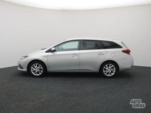 Grey Toyota Auris 2015 in Vilnius, with an engine capacity of 1.80 L and mileage of 200 thousand km for 10699 €, photo 7 on AUTOMOTO.COM.LV