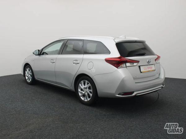 Grey Toyota Auris 2015 in Vilnius, with an engine capacity of 1.80 L and mileage of 200 thousand km for 10699 €, photo 7 on AUTOMOTO.COM.LV