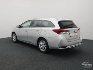 Grey Toyota Auris 2015 in Vilnius, with an engine capacity of 1.80 L and mileage of 200 thousand km for 10699 €, photo 8 on AUTOMOTO.COM.LV