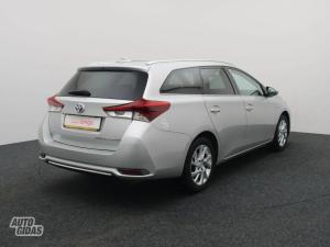 Grey Toyota Auris 2015 in Vilnius, with an engine capacity of 1.80 L and mileage of 200 thousand km for 10699 €, photo 9 on AUTOMOTO.COM.LV