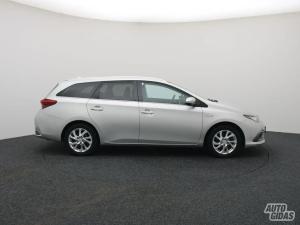Grey Toyota Auris 2015 in Vilnius, with an engine capacity of 1.80 L and mileage of 200 thousand km for 10699 €, photo 10 on AUTOMOTO.COM.LV