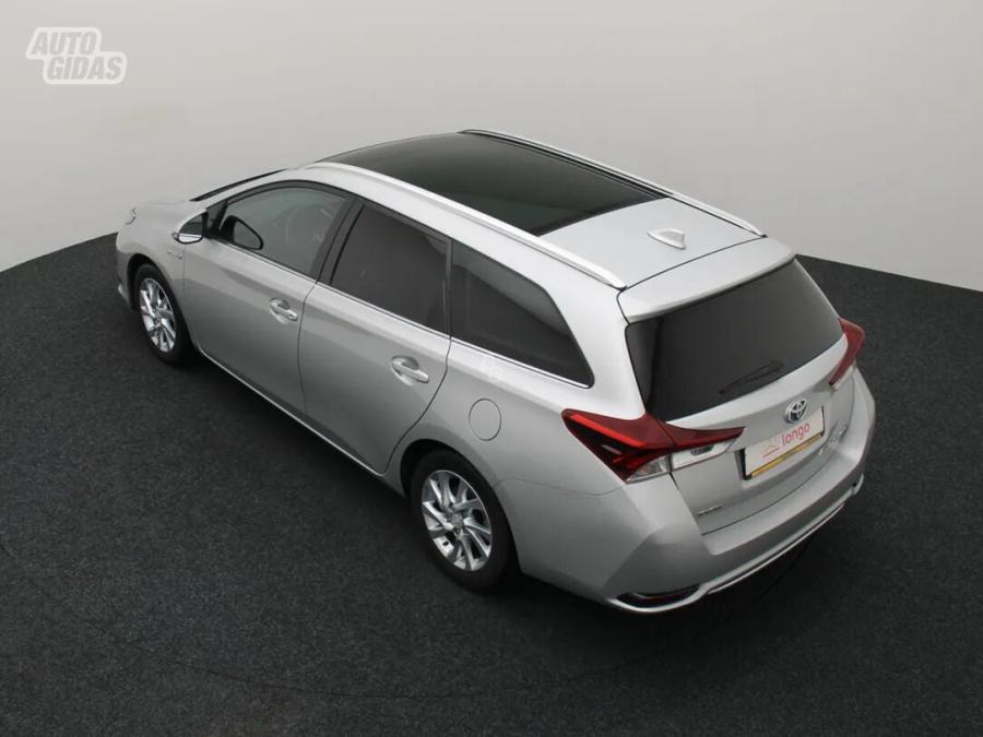 Grey Toyota Auris 2015 in Vilnius, with an engine capacity of 1.80 L and mileage of 200 thousand km for 10699 €, photo 13 on AUTOMOTO.COM.LV