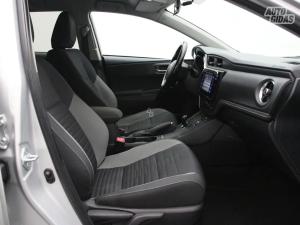 Grey Toyota Auris 2015 in Vilnius, with an engine capacity of 1.80 L and mileage of 200 thousand km for 10699 €, photo 15 on AUTOMOTO.COM.LV