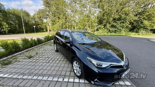 Серый Тойота Аурис 2015 в Таллин, объемом двигателя 1.60 л и пробегом 137 тыс. км за 8100 €, фото 10 на AUTOMOTO.COM.LV