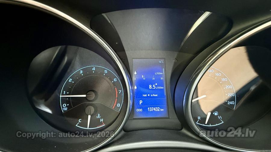 Grey Toyota Auris 2015 in Tallinn, with an engine capacity of 1.60 L and mileage of 137 thousand km for 8100 €, photo 26 on AUTOMOTO.COM.LV