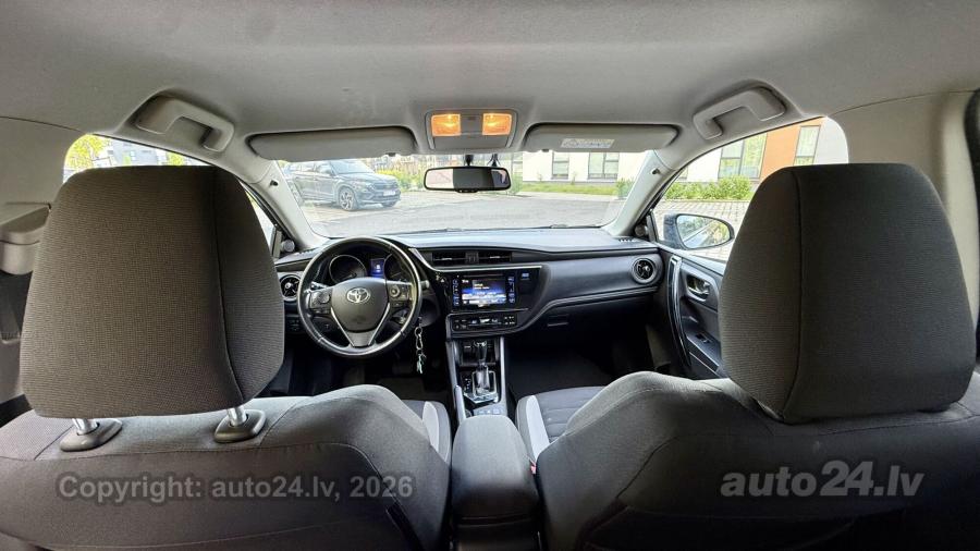 Grey Toyota Auris 2015 in Tallinn, with an engine capacity of 1.60 L and mileage of 137 thousand km for 8100 €, photo 27 on AUTOMOTO.COM.LV