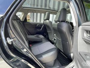 Grey Toyota Auris 2015 in Vilnius, with an engine capacity of 1.80 L and mileage of 229 thousand km for 11900 €, photo 6 on AUTOMOTO.COM.LV