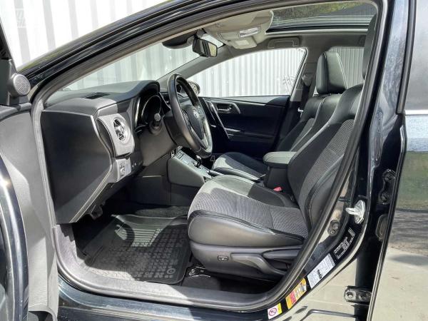 Pelēks Toyota Auris 2015 Viļņa, ar dzinēja tilpumu 1.80 L un nobraukumu 229 tūkst. km par 11900 €, foto 9 vietnē AUTOMOTO.COM.LV