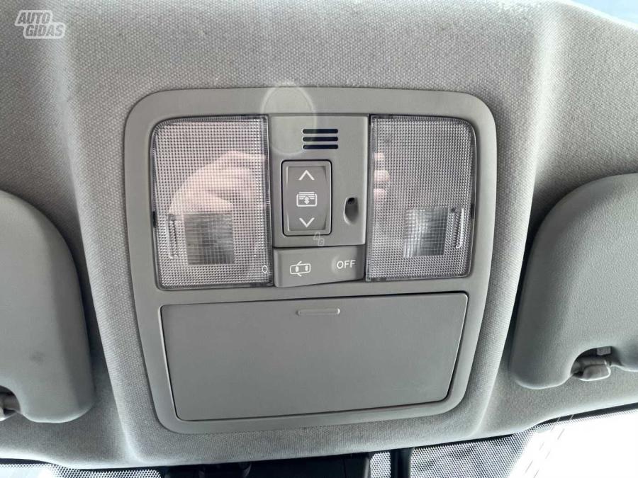 Grey Toyota Auris 2015 in Vilnius, with an engine capacity of 1.80 L and mileage of 229 thousand km for 11900 €, photo 20 on AUTOMOTO.COM.LV