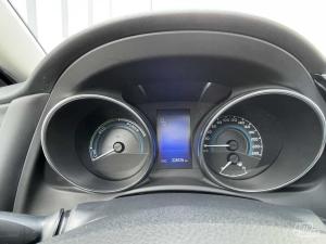 Grey Toyota Auris 2015 in Vilnius, with an engine capacity of 1.80 L and mileage of 229 thousand km for 11900 €, photo 21 on AUTOMOTO.COM.LV