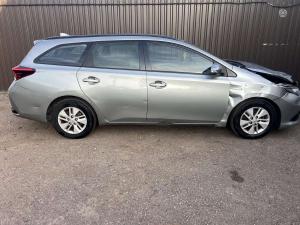 Pelēks Toyota Auris 2015 Kauņa, ar dzinēja tilpumu 1.80 L un nobraukumu 283 tūkst. km par 4200 €, foto 6 vietnē AUTOMOTO.COM.LV