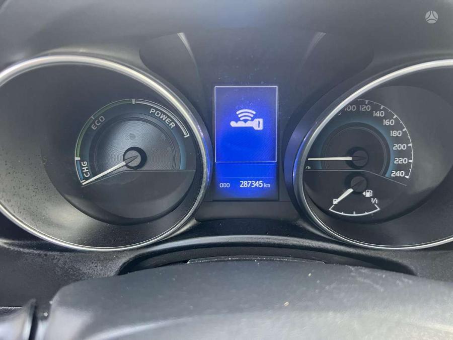 Pelēks Toyota Auris 2015 Kauņa, ar dzinēja tilpumu 1.80 L un nobraukumu 283 tūkst. km par 4200 €, foto 12 vietnē AUTOMOTO.COM.LV