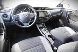 Grey Toyota Auris 2015 in Riga, with an engine capacity of 1.60 L and mileage of 198 thousand km for 7295 €, photo 9 on AUTOMOTO.COM.LV