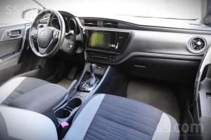 Grey Toyota Auris 2015 in Riga, with an engine capacity of 1.60 L and mileage of 198 thousand km for 7295 €, photo 11 on AUTOMOTO.COM.LV