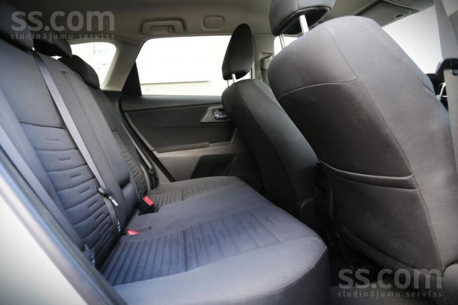 Grey Toyota Auris 2015 in Riga, with an engine capacity of 1.60 L and mileage of 198 thousand km for 7295 €, photo 15 on AUTOMOTO.COM.LV
