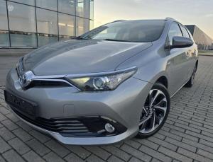 Grey Toyota Auris 2015 in Panevezys, with an engine capacity of 1.80 L and mileage of 163 thousand km for 10999 €, photo  on AUTOMOTO.COM.LV
