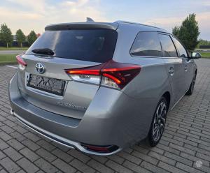 Pelēks Toyota Auris 2015 Panevēža, ar dzinēja tilpumu 1.80 L un nobraukumu 163 tūkst. km par 10999 €, foto 6 vietnē AUTOMOTO.COM.LV