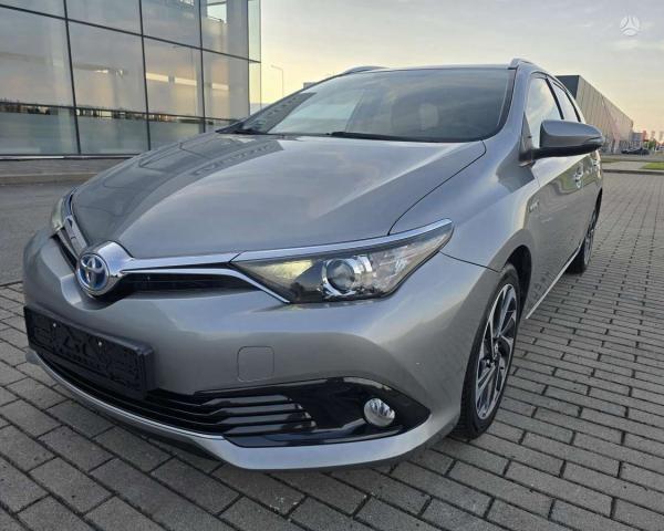 Pelēks Toyota Auris 2015 Panevēža, ar dzinēja tilpumu 1.80 L un nobraukumu 163 tūkst. km par 10999 €, foto 10 vietnē AUTOMOTO.COM.LV