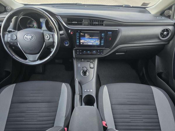 Pelēks Toyota Auris 2015 Panevēža, ar dzinēja tilpumu 1.80 L un nobraukumu 163 tūkst. km par 10999 €, foto 10 vietnē AUTOMOTO.COM.LV