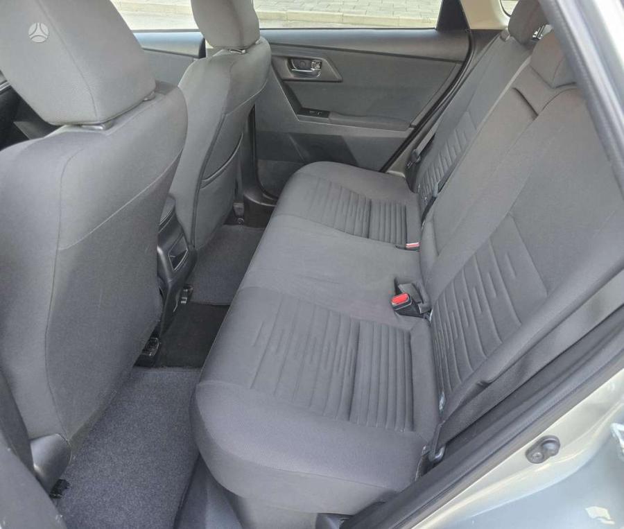 Pelēks Toyota Auris 2015 Panevēža, ar dzinēja tilpumu 1.80 L un nobraukumu 163 tūkst. km par 10999 €, foto 15 vietnē AUTOMOTO.COM.LV