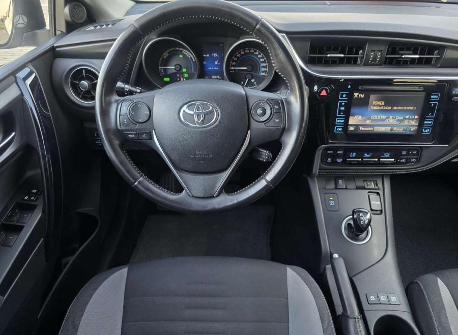 Pelēks Toyota Auris 2015 Panevēža, ar dzinēja tilpumu 1.80 L un nobraukumu 163 tūkst. km par 10999 €, foto 17 vietnē AUTOMOTO.COM.LV